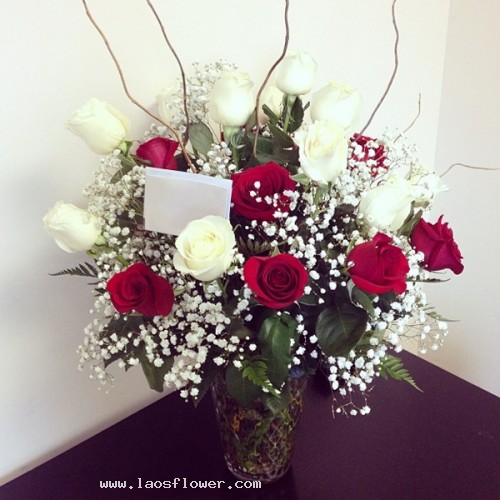 A vase of 21 roses including red & white roses is perfect for 21th ...